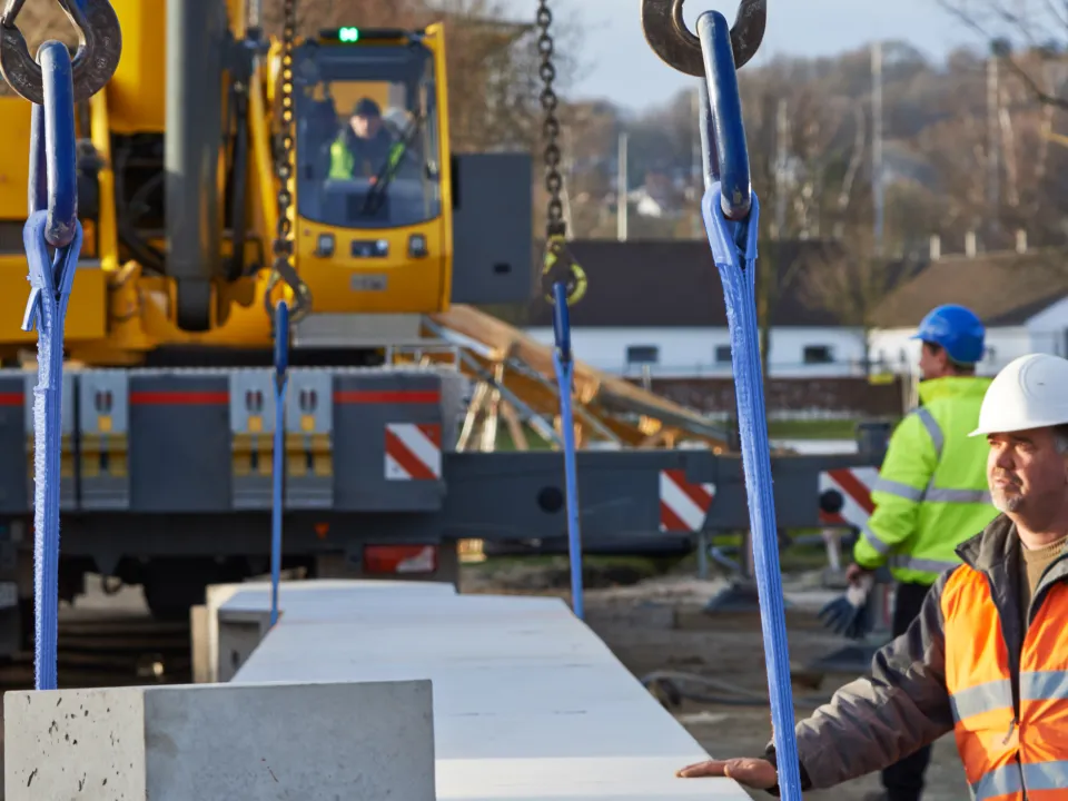 Safe Slinging and Lifting - SpanSet UK